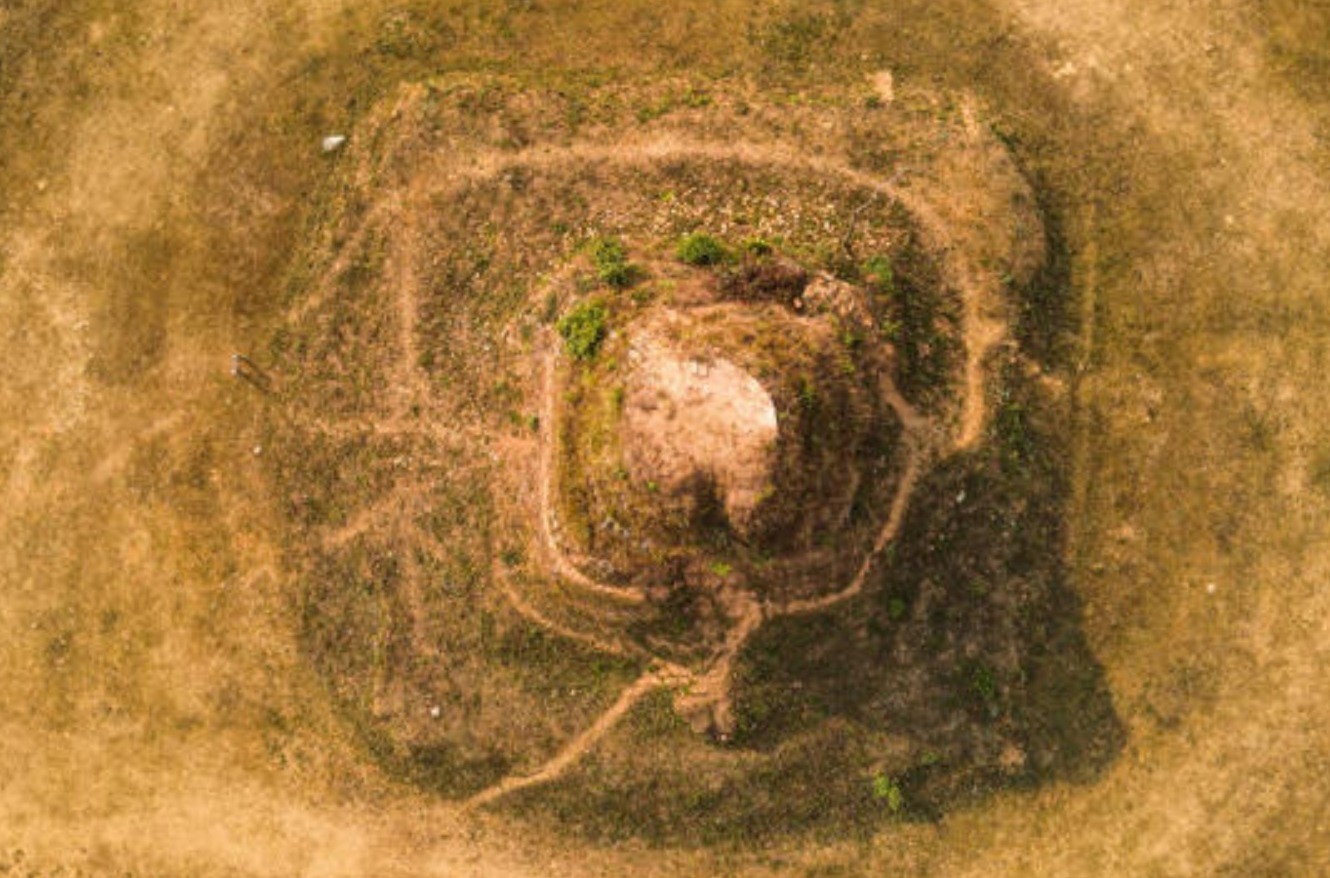 Científicos descubren un edificio gigante de hace 6.000 años sin reyes ...